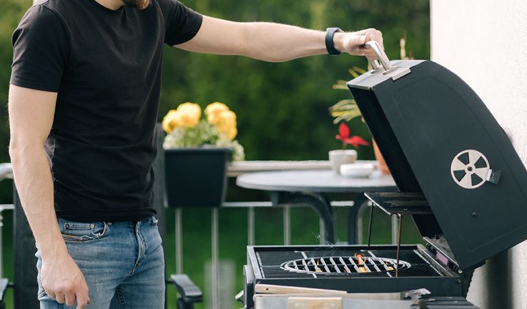 Grill Responsibly: 11 Tips to Green Your Outdoor Grilling - caelusgreenroom