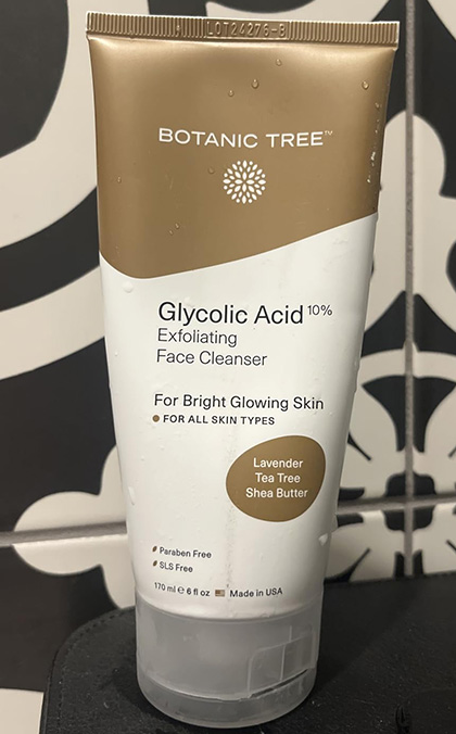 Top 8 Best Face Wash for Cystic Acne - caelusgreenroom